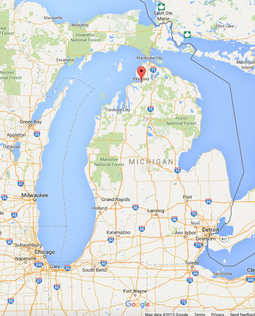 Petoskey Small Town Visit and Holiday Traditions | azplantlady.com